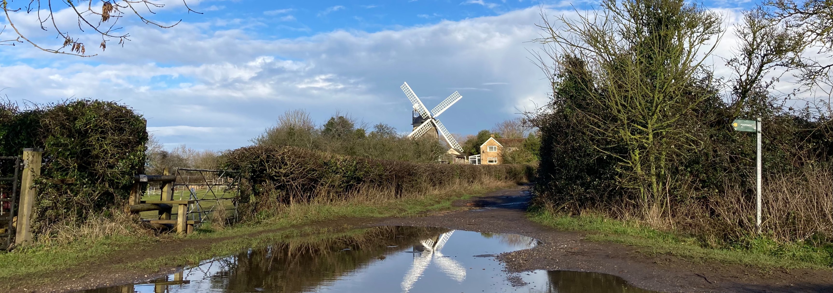 Wheatley Windmill - Oxford Bus Company and Thames Travel