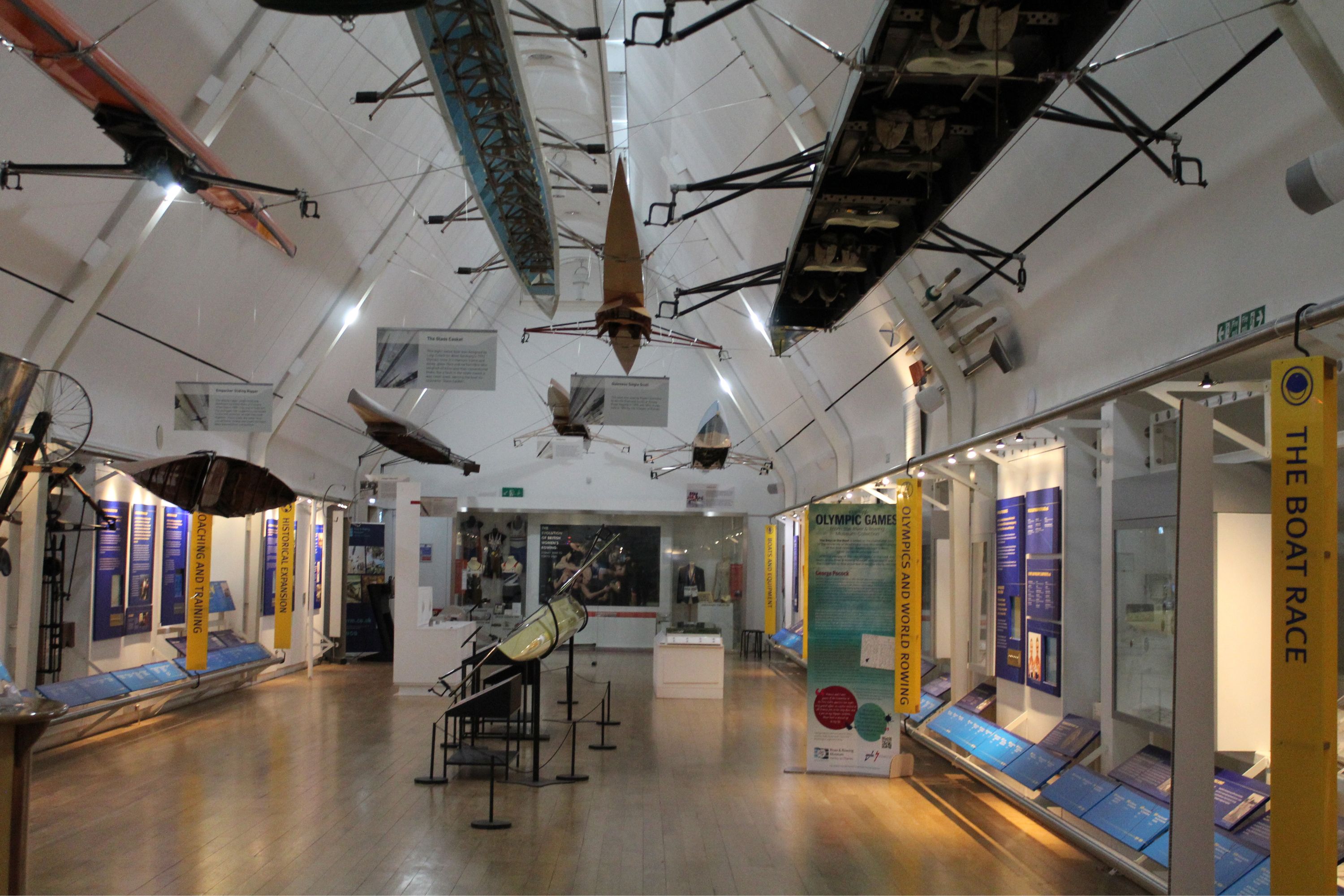 River and Rowing Museum - Oxford Bus Company and Thames Travel